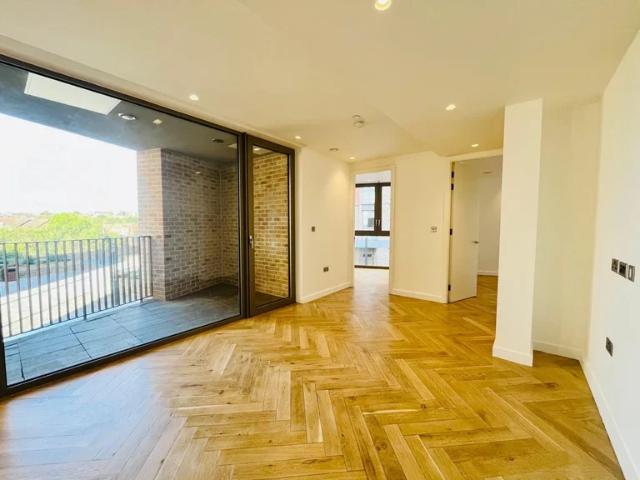 Apartment at Walm Lane, Greater London
