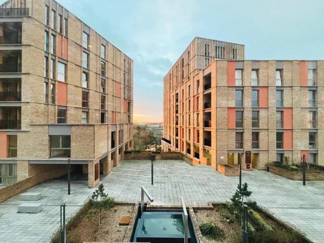 Apartment at Walm Lane, Greater London