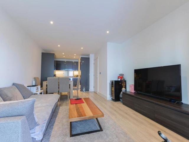 Apartment at Walnuts Shopping Centre, Greater London