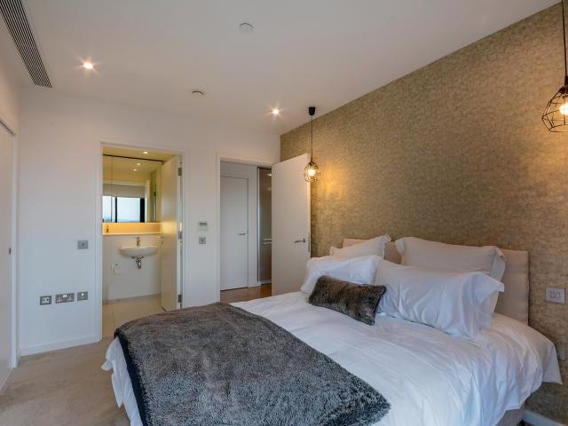 Room at Walworth Road, Greater London