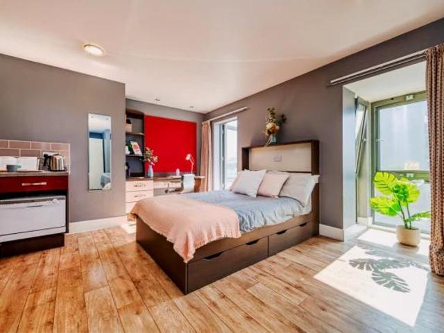 Apartment at Walworth Road, Greater London