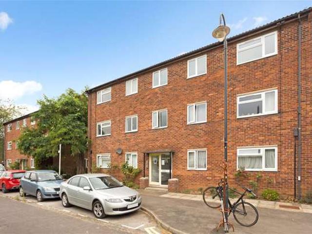 Apartment at Walton Manor Court, Oxford