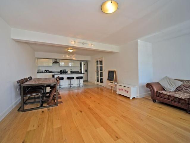 Apartment at Walton Road, Elmbridge