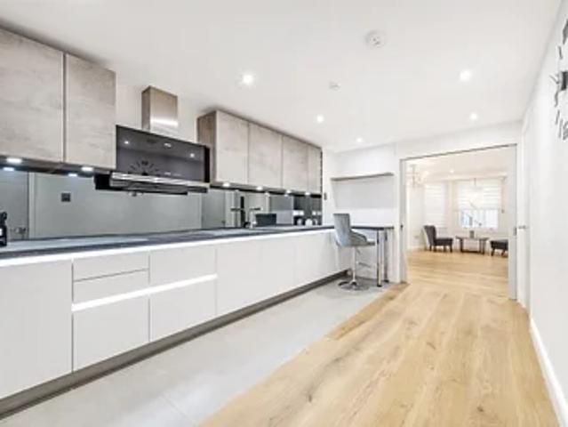 Apartment at Walton Street, Greater London