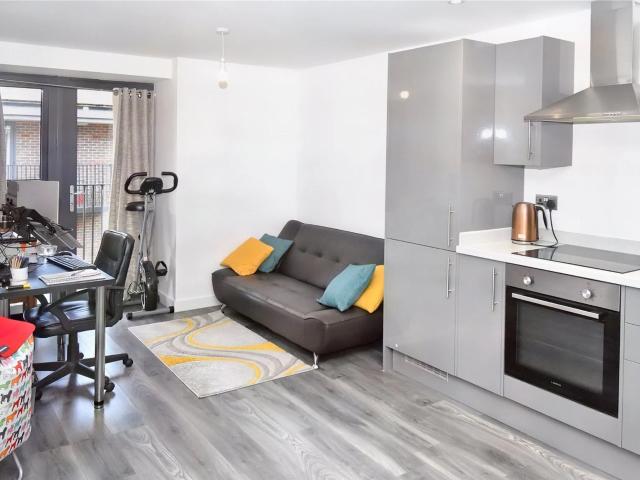 Apartment at Walton Way, Newbury