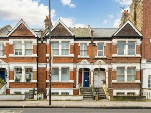 Apartment at Wandsworth Bridge Road, Greater London