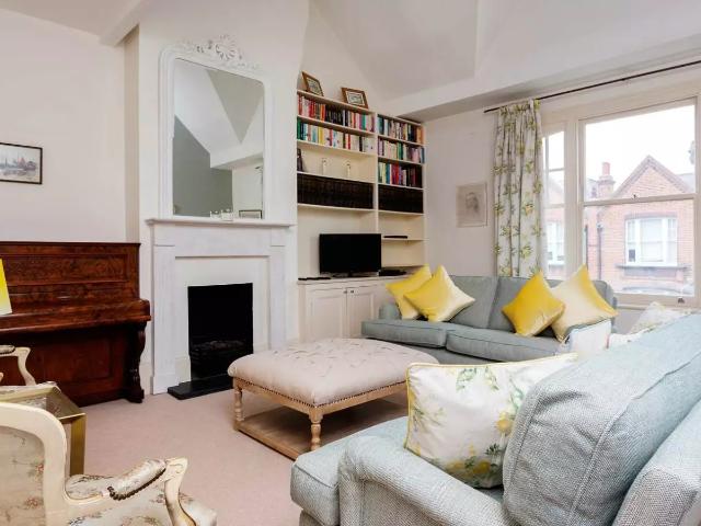 Apartment at Wandsworth Bridge Road, Greater London