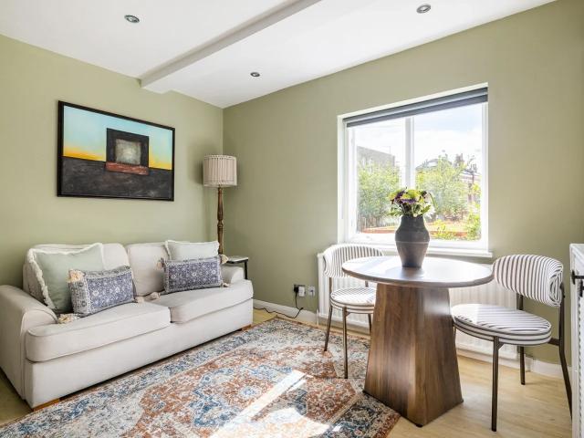 Apartment at Wandsworth Bridge Road, Greater London