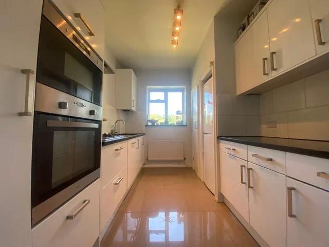 Apartment at Wandsworth Common West Side, Greater London