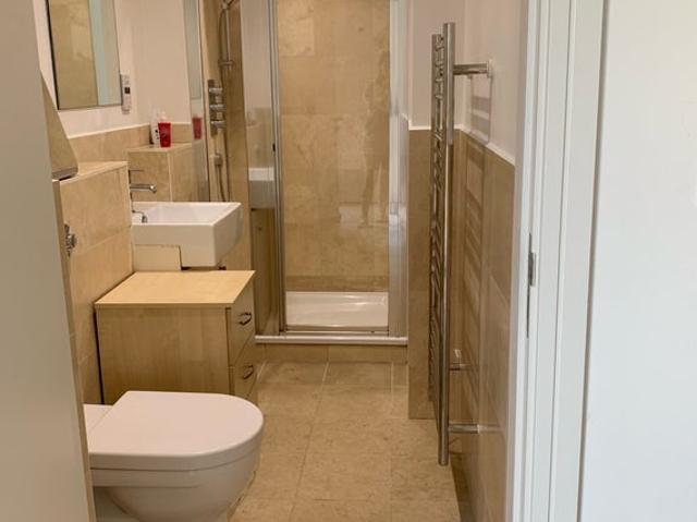 Apartment at Wandsworth High Street, Greater London