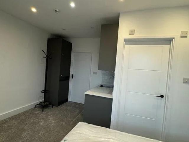 Apartment at Wandsworth High Street, Greater London