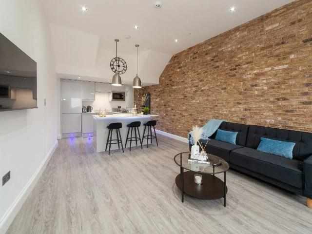 Apartment at Wandsworth High Street, Greater London
