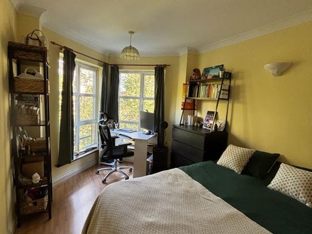 Apartment at Wandsworth High Street, Greater London