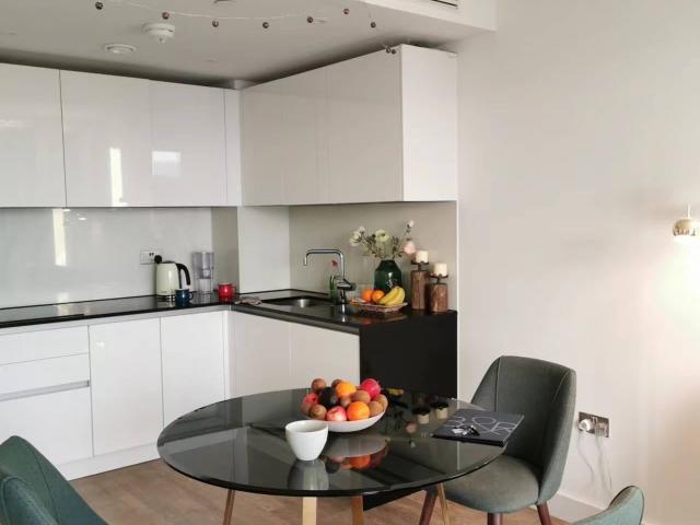 Apartment at Wandsworth Road, Greater London