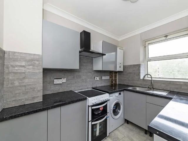 Apartment at Wandsworth Road, Greater London