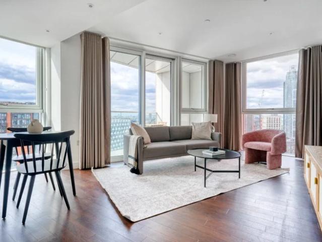 Apartment at Wandsworth Road, Greater London