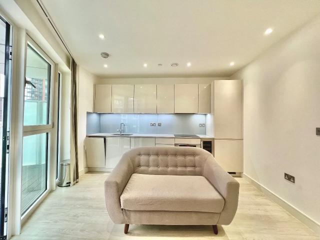 Apartment at Wandsworth Road, Greater London