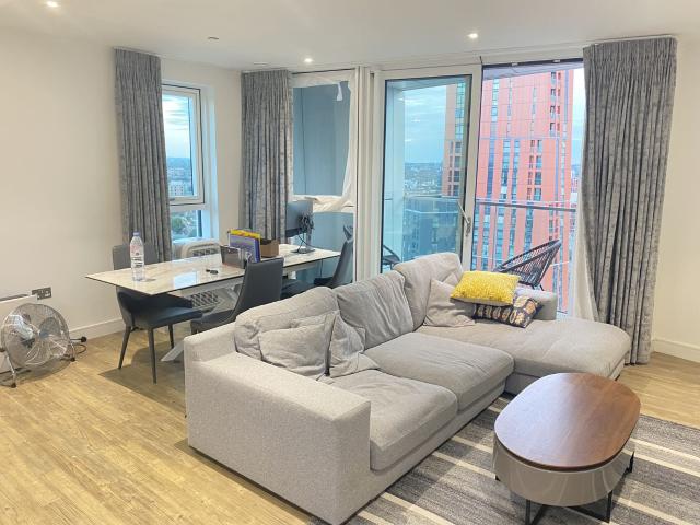 Apartment at Wandsworth Road, Greater London