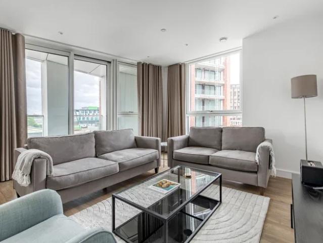 Apartment at Wandsworth Road, Greater London