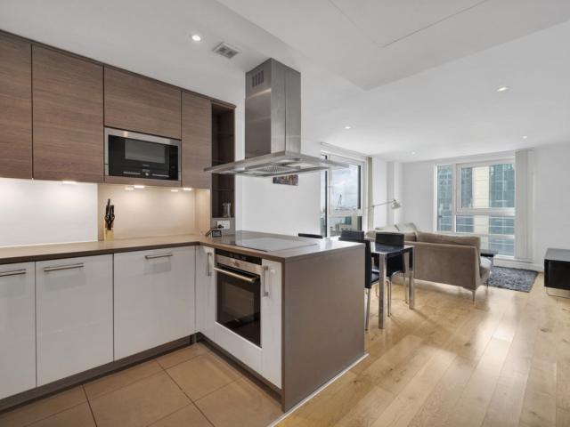 Apartment at Wandsworth Road, Greater London
