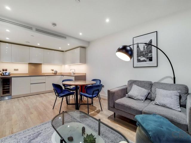 Apartment at Wandsworth Road, Greater London