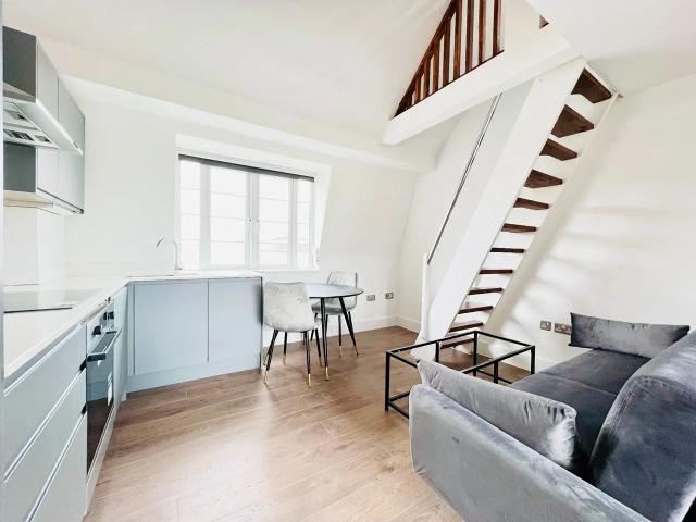 Apartment at Wandsworth Road, Greater London