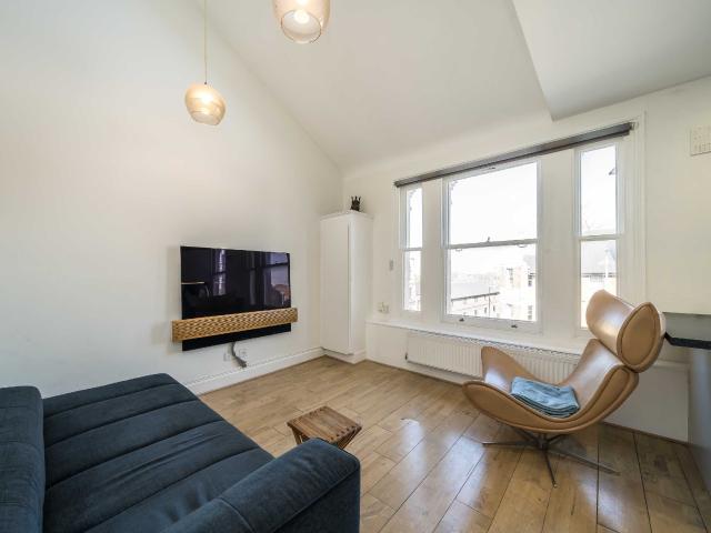 Apartment at Wandsworth Road, Greater London