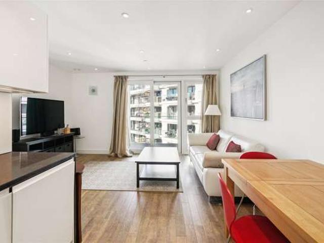 Apartment at Wandsworth Road, Greater London