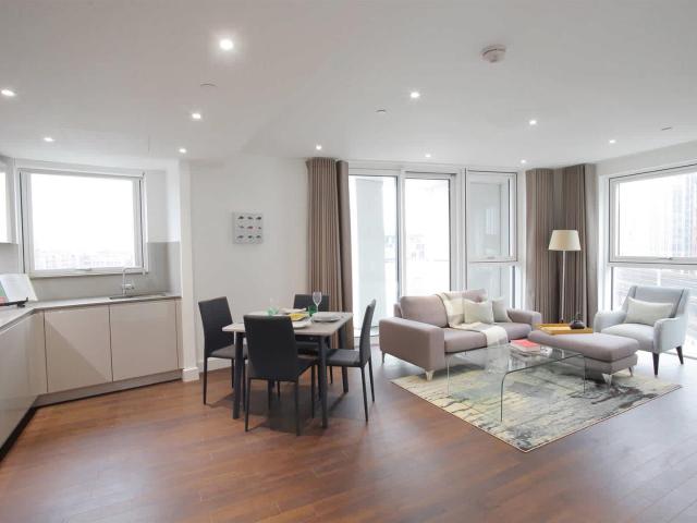 Apartment at Wandsworth Road, Greater London