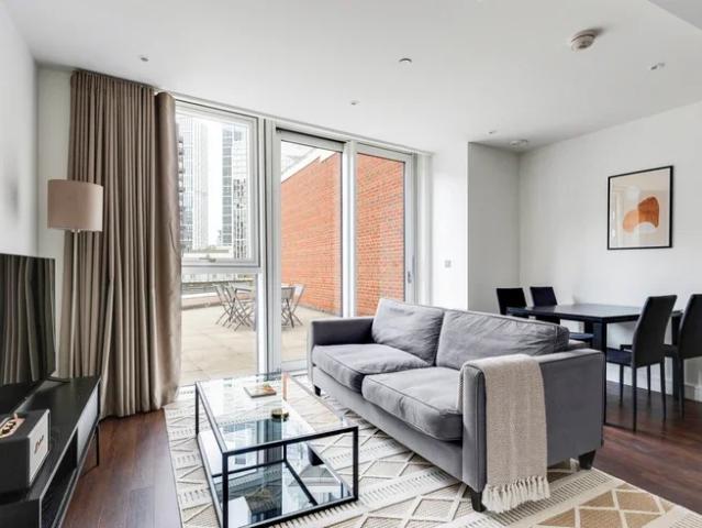 Apartment at Wandsworth Road, Greater London