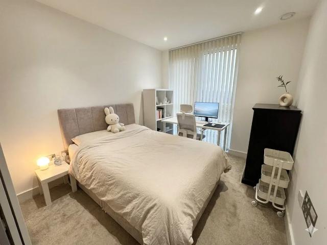 Apartment at Wandsworth Road, Greater London