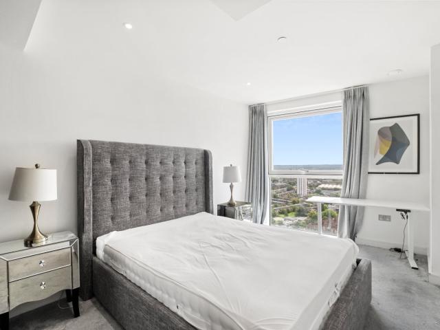 Apartment at Wandsworth Road, Greater London