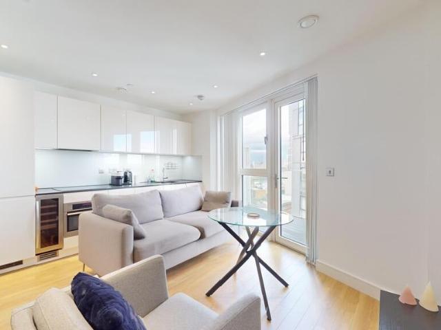 Apartment at Wandsworth Road, Greater London