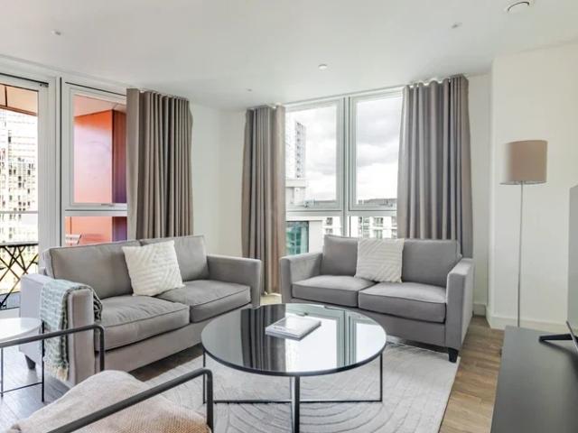 Apartment at Wandsworth Road, Greater London