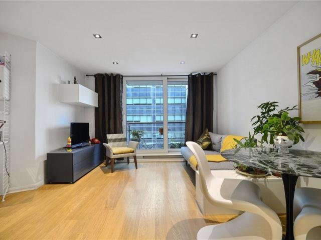 Apartment at Wandsworth Road, Greater London