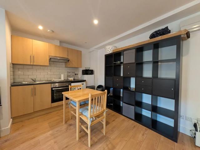 Apartment at Wandsworth Road, Greater London