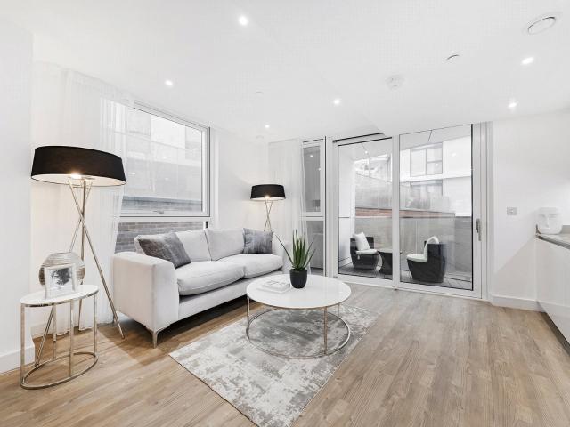 Apartment at Wandsworth Road, Greater London