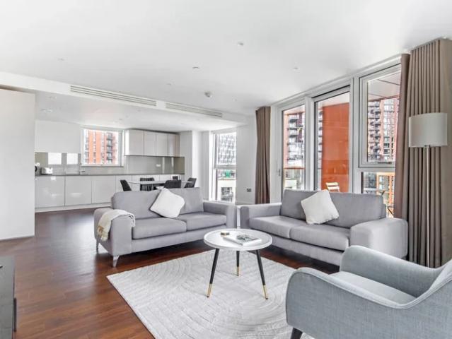 Apartment at Wandsworth Road, Greater London