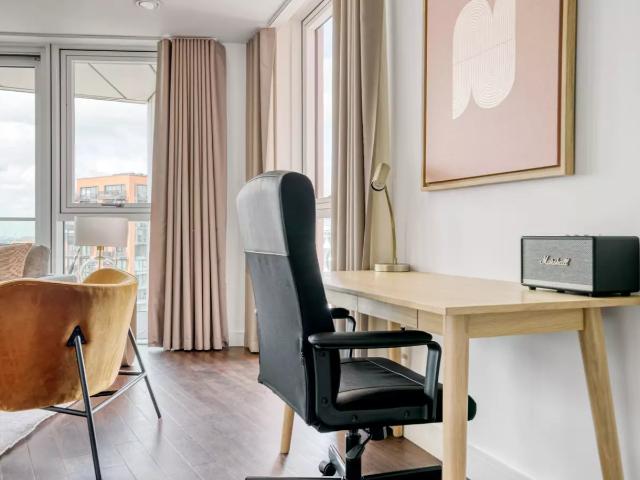 Apartment at Wandsworth Road, Greater London