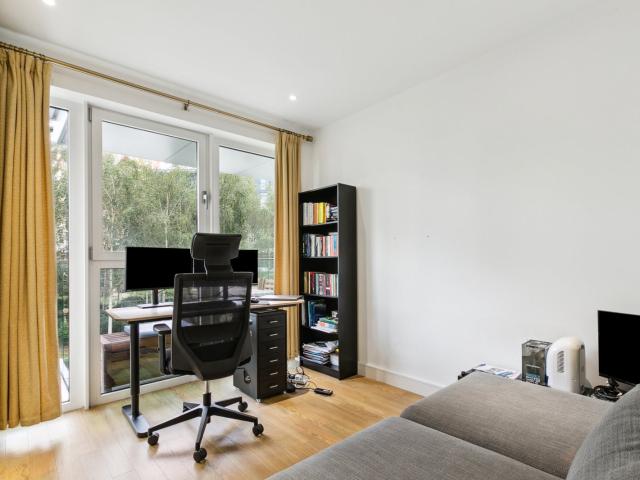 Apartment at Wandsworth Road, Greater London