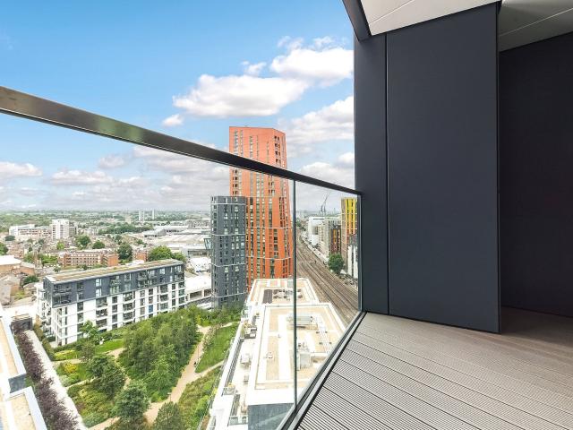 Apartment at Wandsworth Road, Greater London