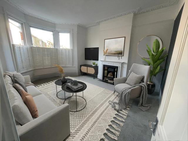 Apartment at Wanstead Park Avenue, Greater London