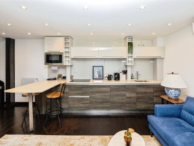 Apartment at Wapping High Street, Greater London