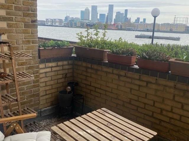 Apartment at Wapping High Street, Greater London