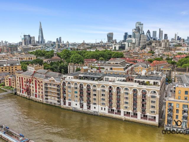 Apartment at Wapping High Street, Greater London