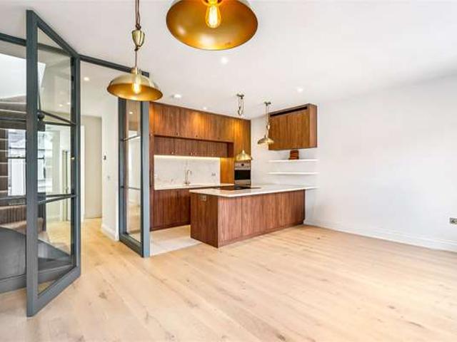 Apartment at Wardo Avenue, Greater London