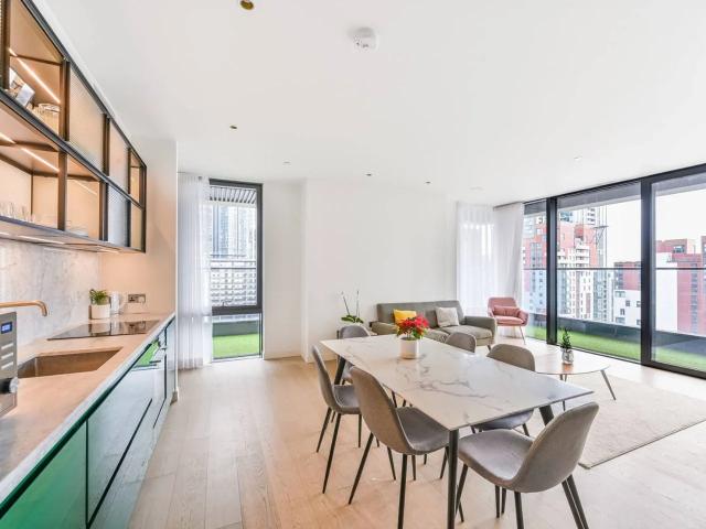 Apartment at East Ferry Road, Greater London