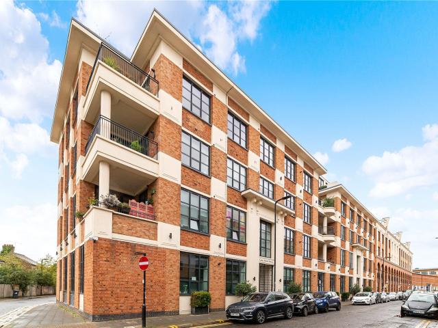 Apartment at Warple Way, Greater London