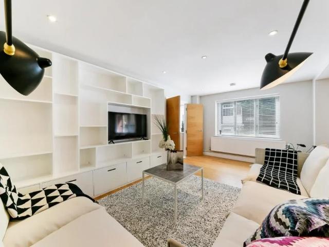Apartment at Warren Mews, Greater London
