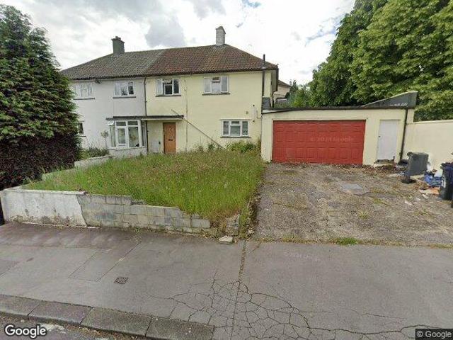 Apartment at Warren Avenue, Greater London